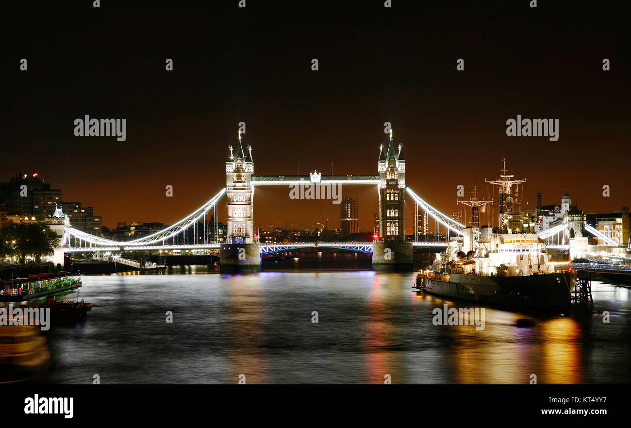 Tower Bridge at night Stock Photo - Alamy
