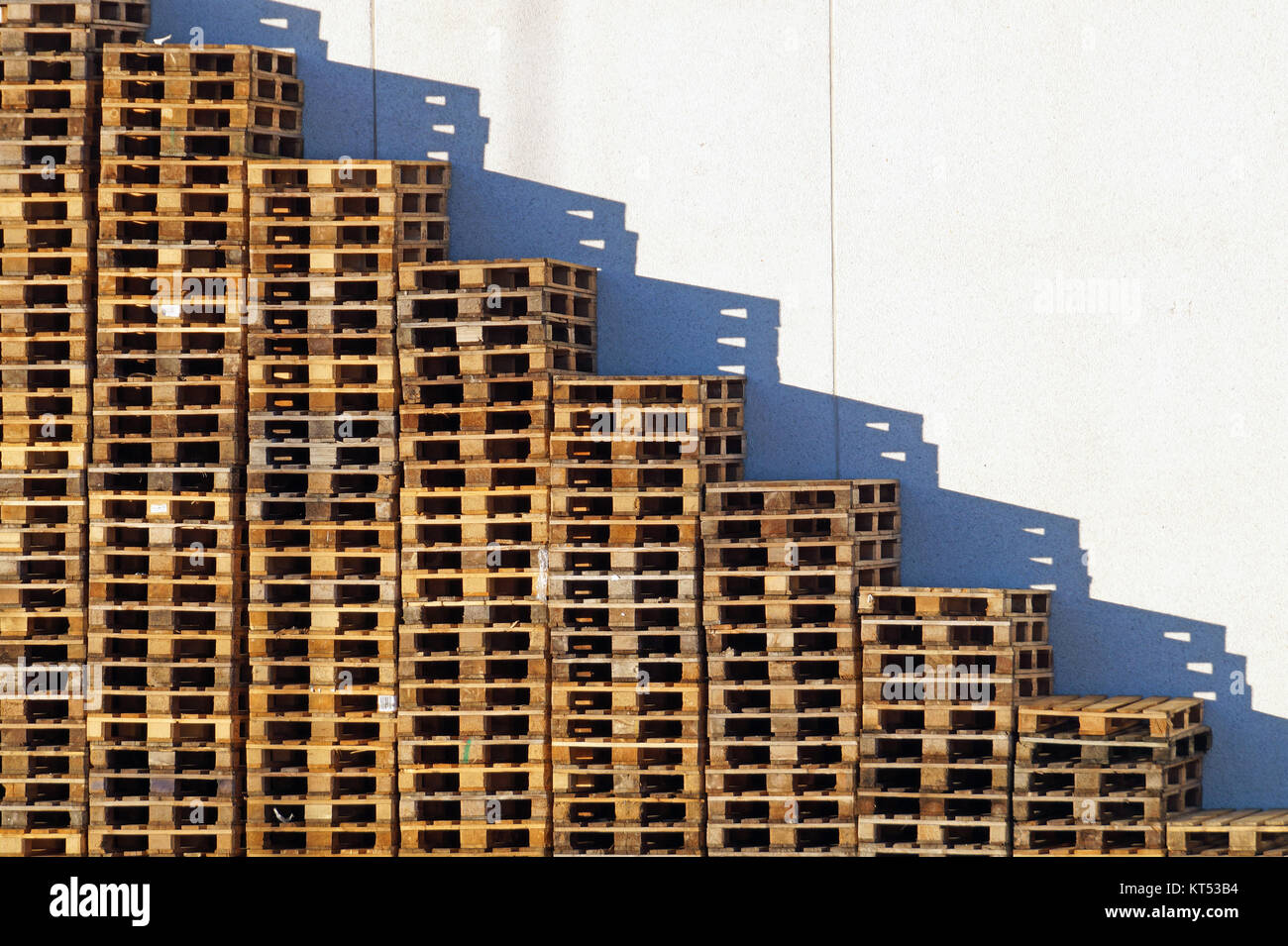 wooden pallet overlap in warehouse . Transport platform Stock Photo - Alamy