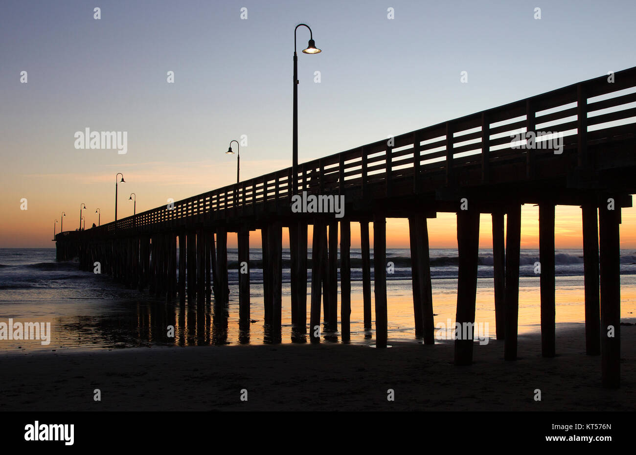 Cayucos beach pier at sunset hi-res stock photography and images - Alamy