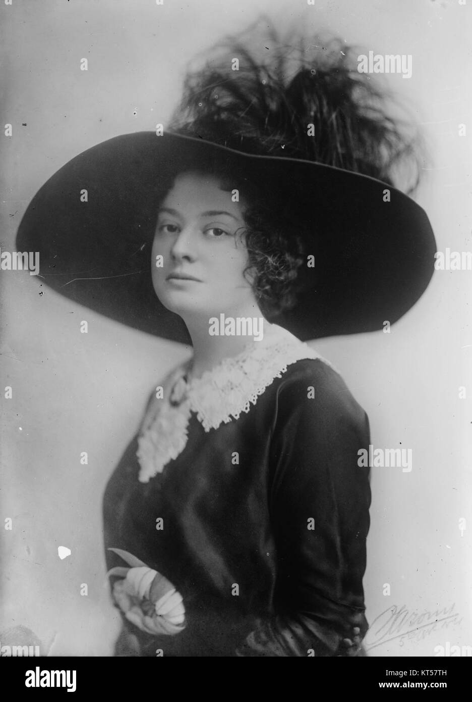 This image captures Nora Bayes, a famous American singer and actress ...