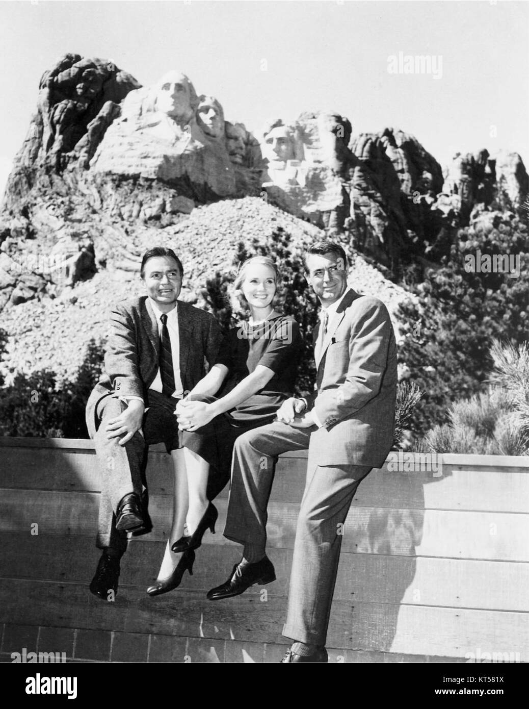 North by Northwest stars pose at Rushmore Stock Photo - Alamy