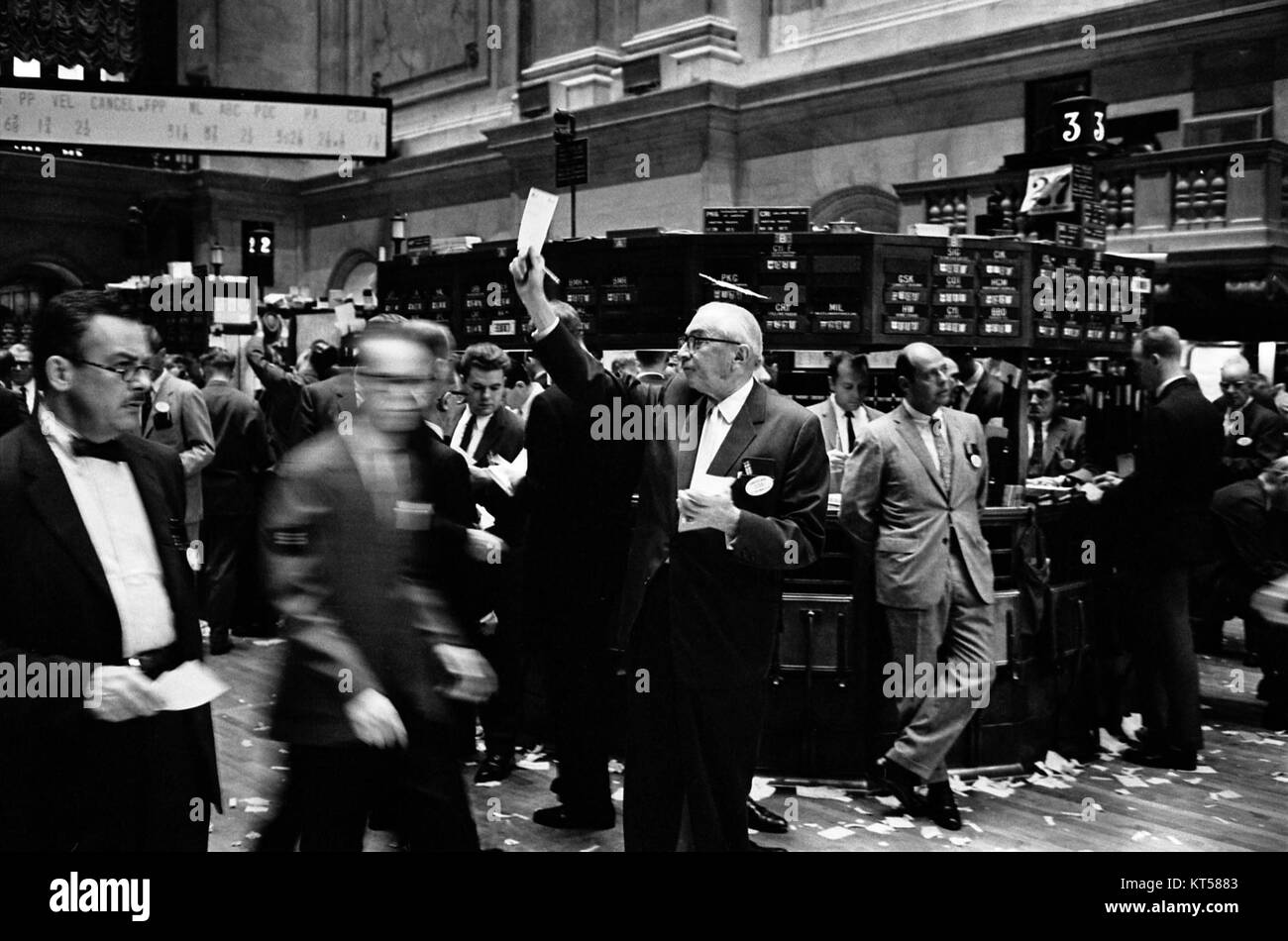 Nyse trading floor Black and White Stock Photos & Images - Alamy