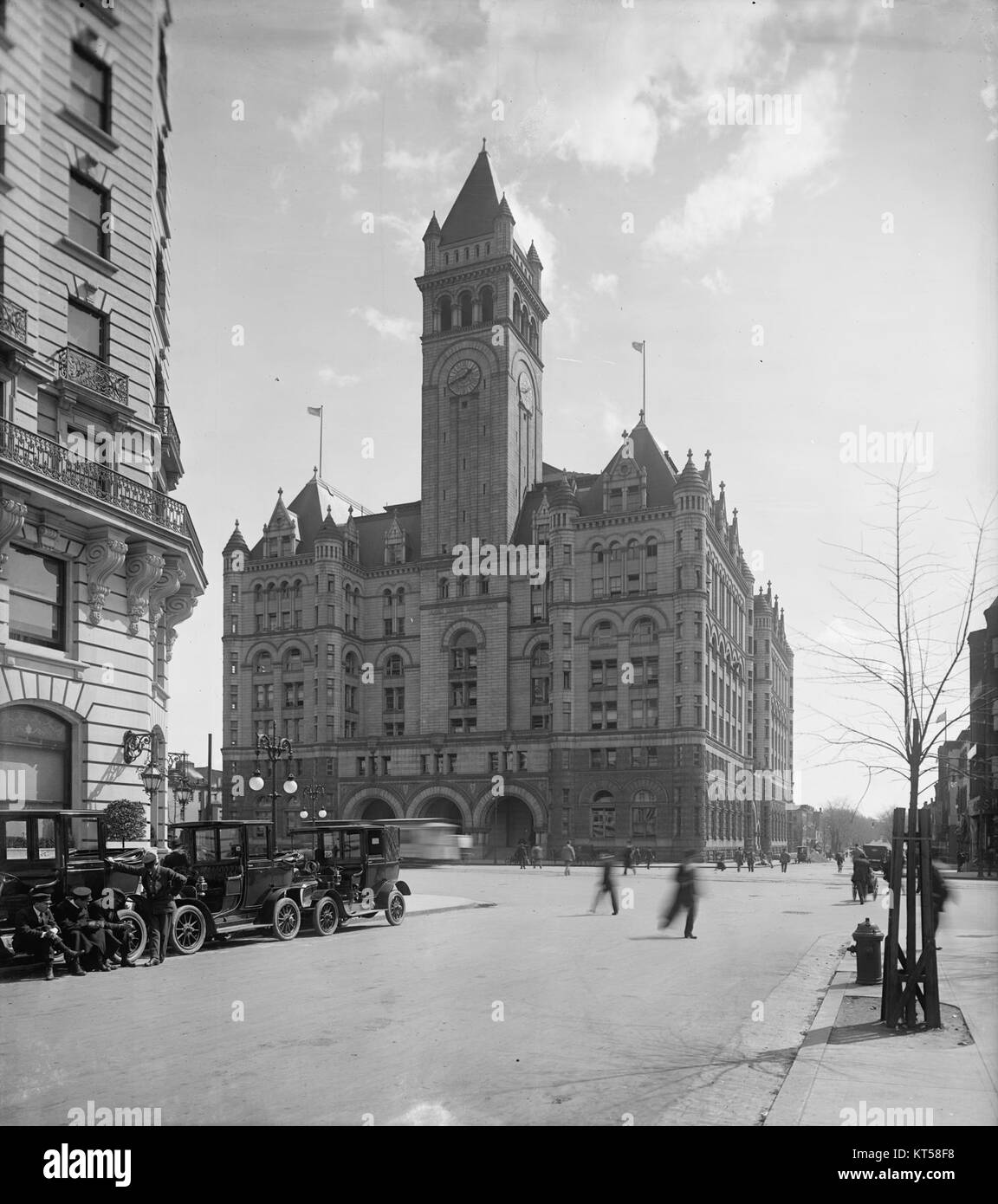 The Old Post Office Pavilion in Washington, D.C., built in 1911, is a ...