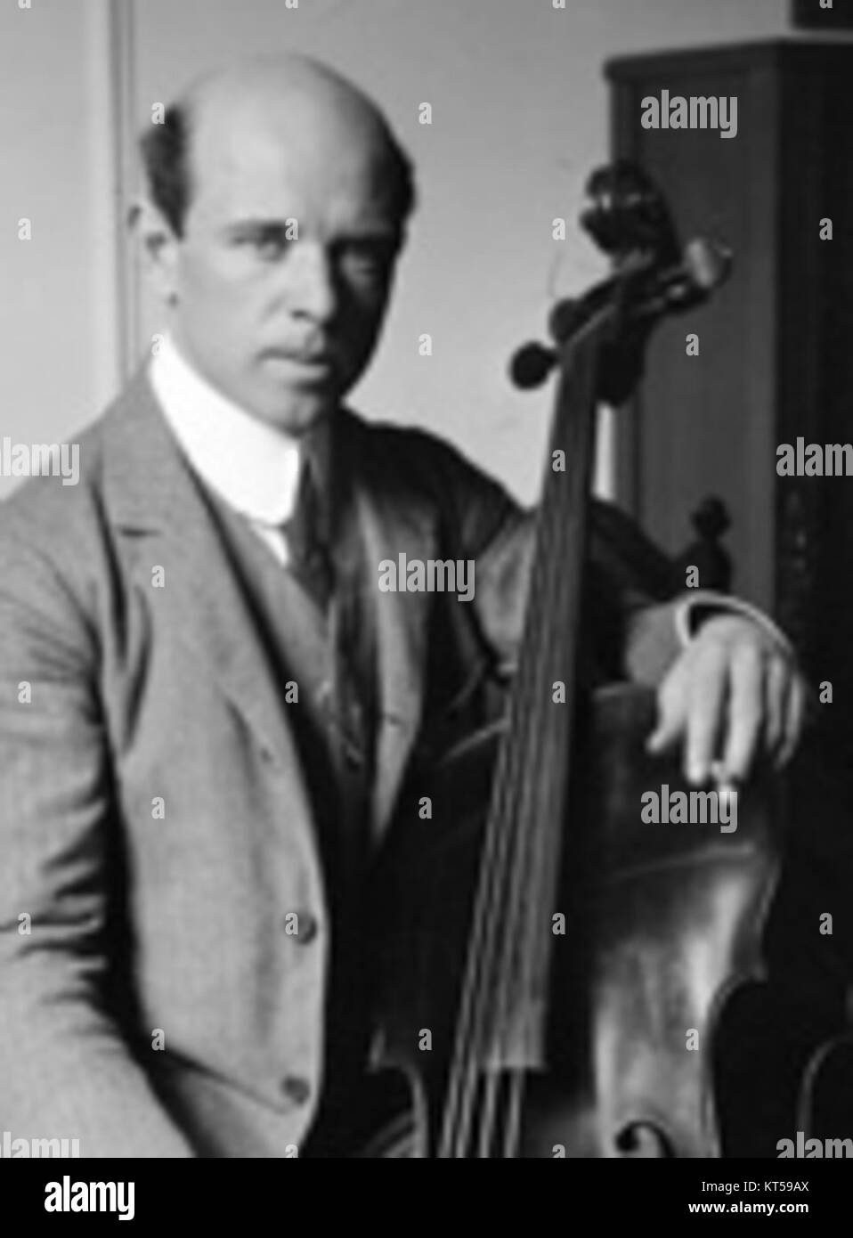 This artwork by Pablo Casals, a renowned cellist, measures 140x190 cm ...