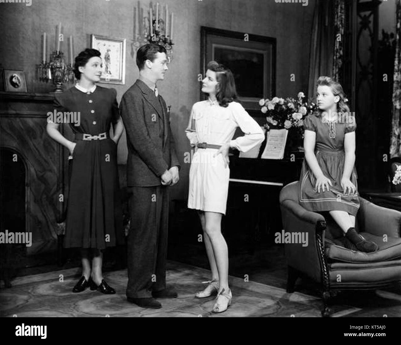 A scene from the stage production of 'The Philadelphia Story ...
