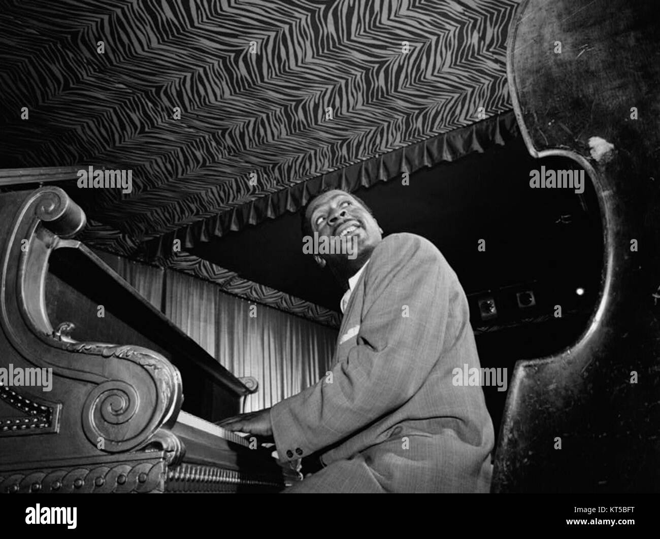 This portrait captures jazz pianist Erroll Garner in New York, taken ...
