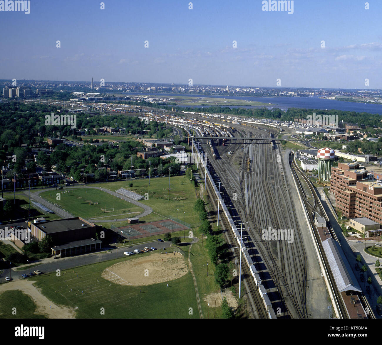 Aerial 1980s hi-res stock photography and images - Alamy