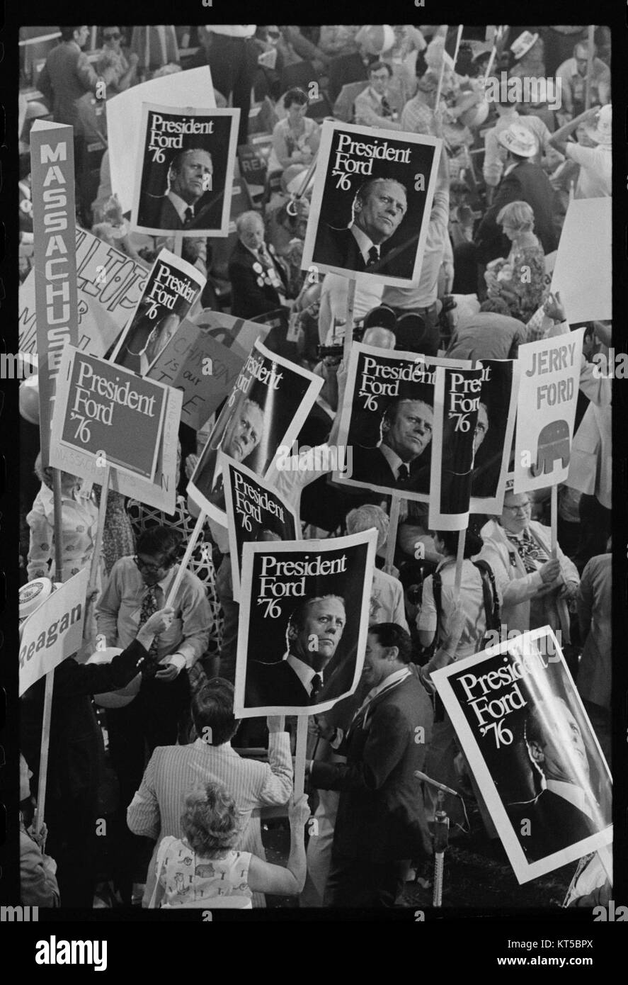 President Gerald Ford's supporters gathered at the 1976 Republican ...