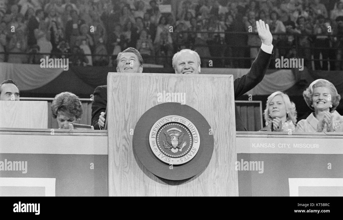 Ronald reagan president podium hi-res stock photography and images - Alamy