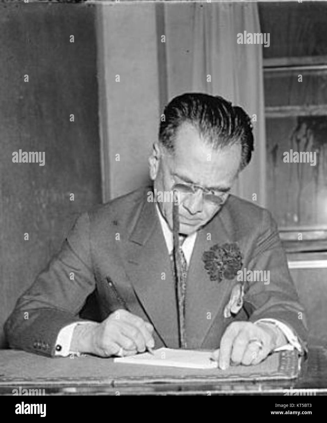 Manuel quezon hi-res stock photography and images - Alamy