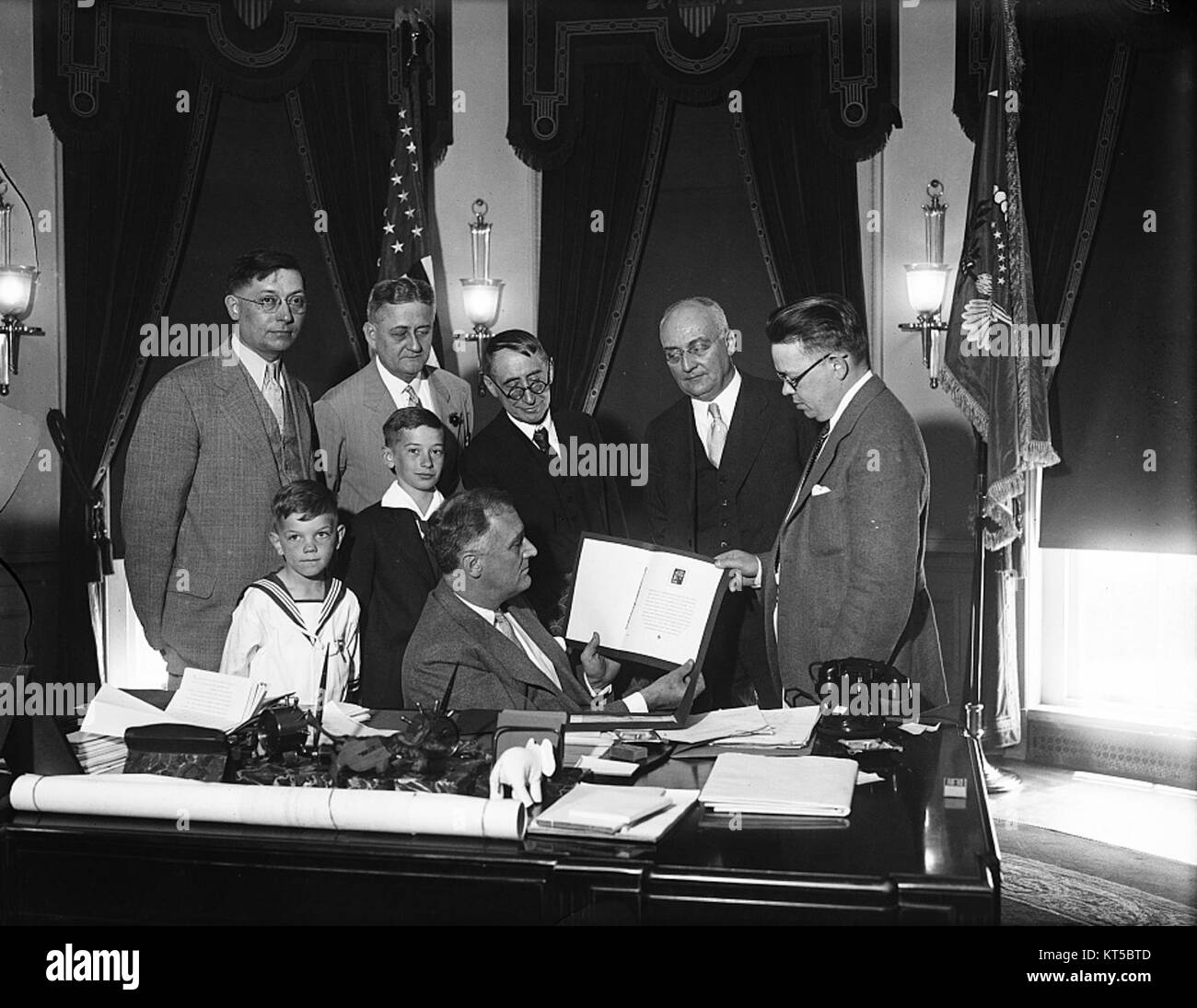 Receiving ceremony Black and White Stock Photos & Images - Alamy