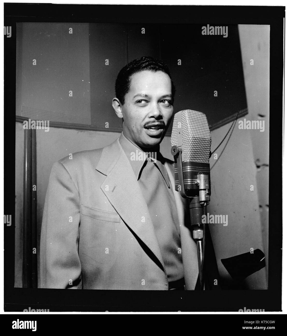 Portrait jazz singer bandleader hi-res stock photography and images - Alamy