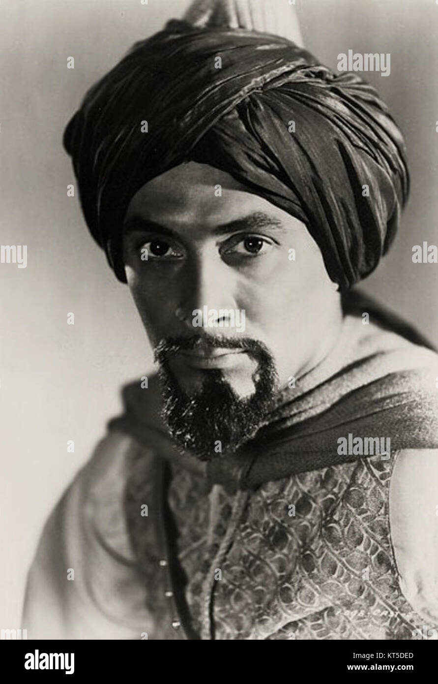 Reed Hadley starred in 'Adventures of Captain Marvel,' a 1940s serial ...