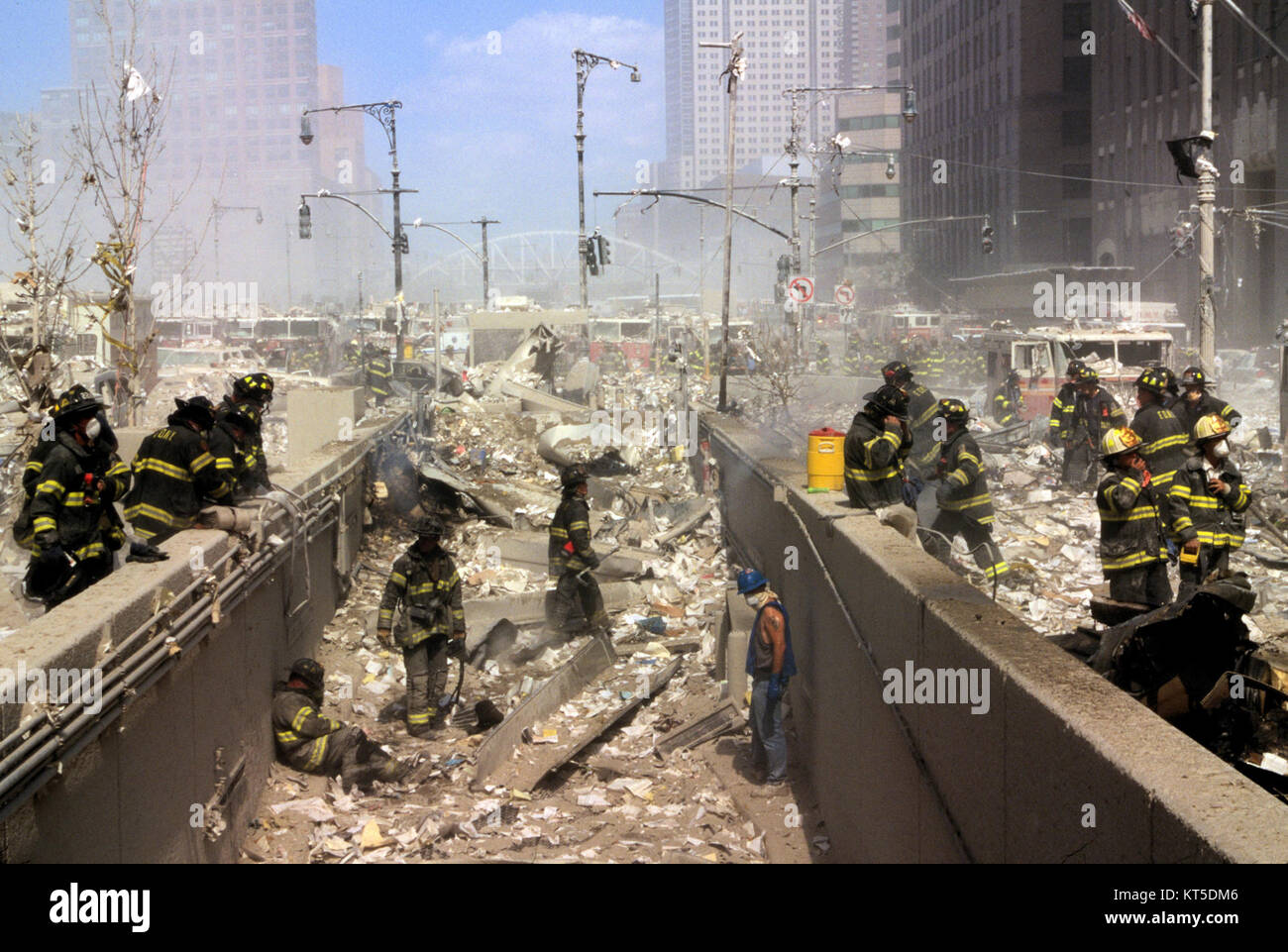 World trade center debris hi-res stock photography and images - Alamy