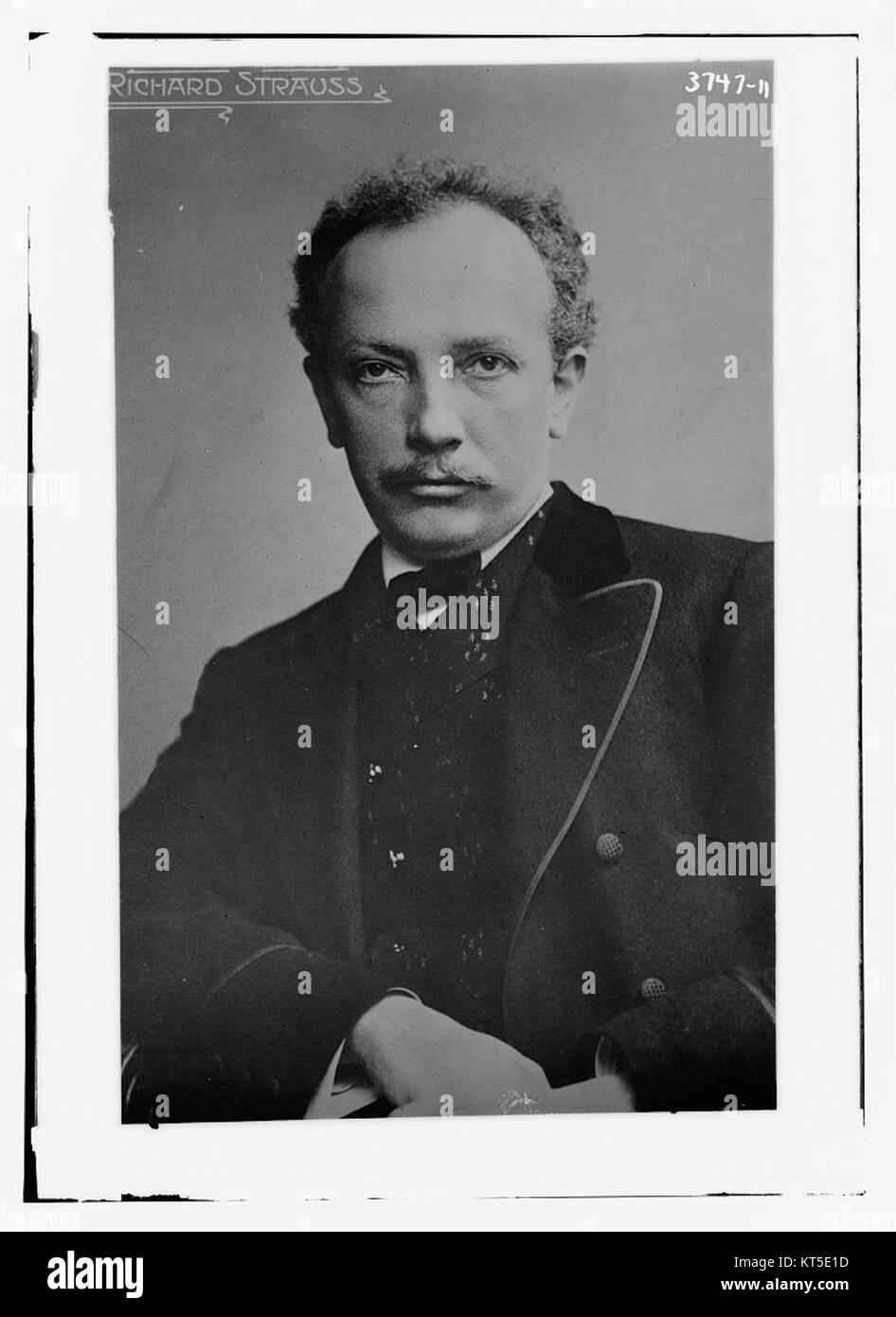 Strauss cover Black and White Stock Photos & Images - Alamy