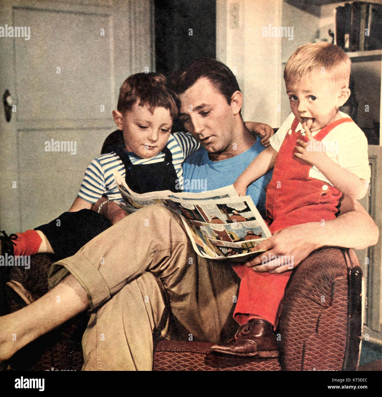 This Photograph Shows Actor Robert Mitchum With His Sons In 1946