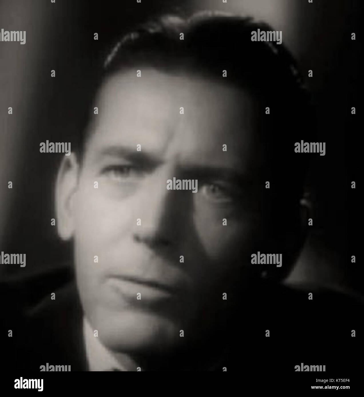 Robert Shayne appeared in the 1947 film 'Smash-Up: The Story of a Woman ...