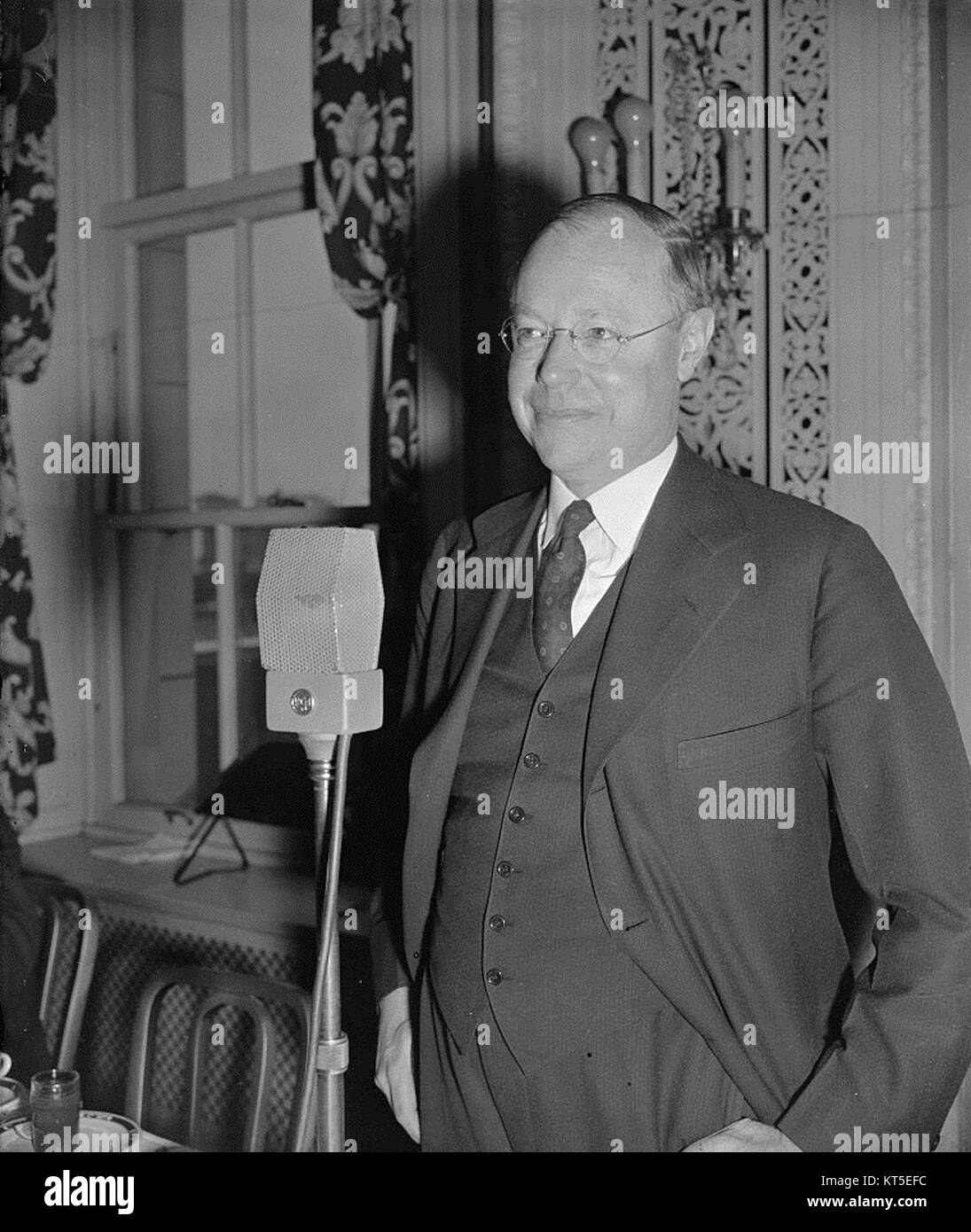 Microphone in action Black and White Stock Photos & Images - Alamy