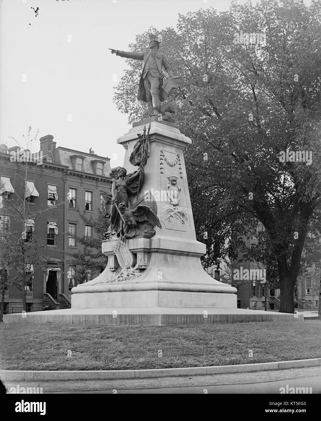 American revolution statues hi-res stock photography and images - Alamy