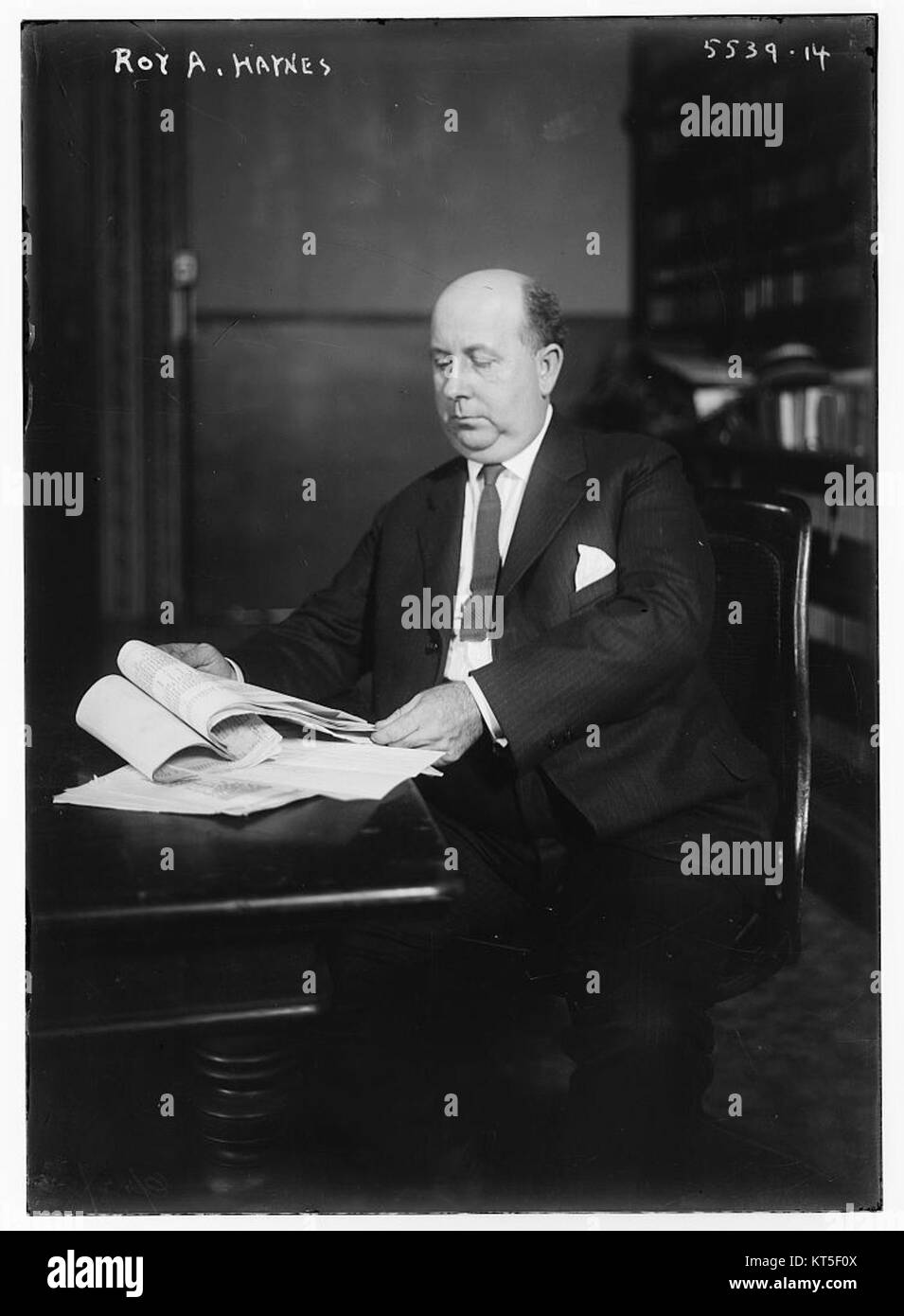 Roy Haynes, a legendary American jazz drummer, is known for his ...