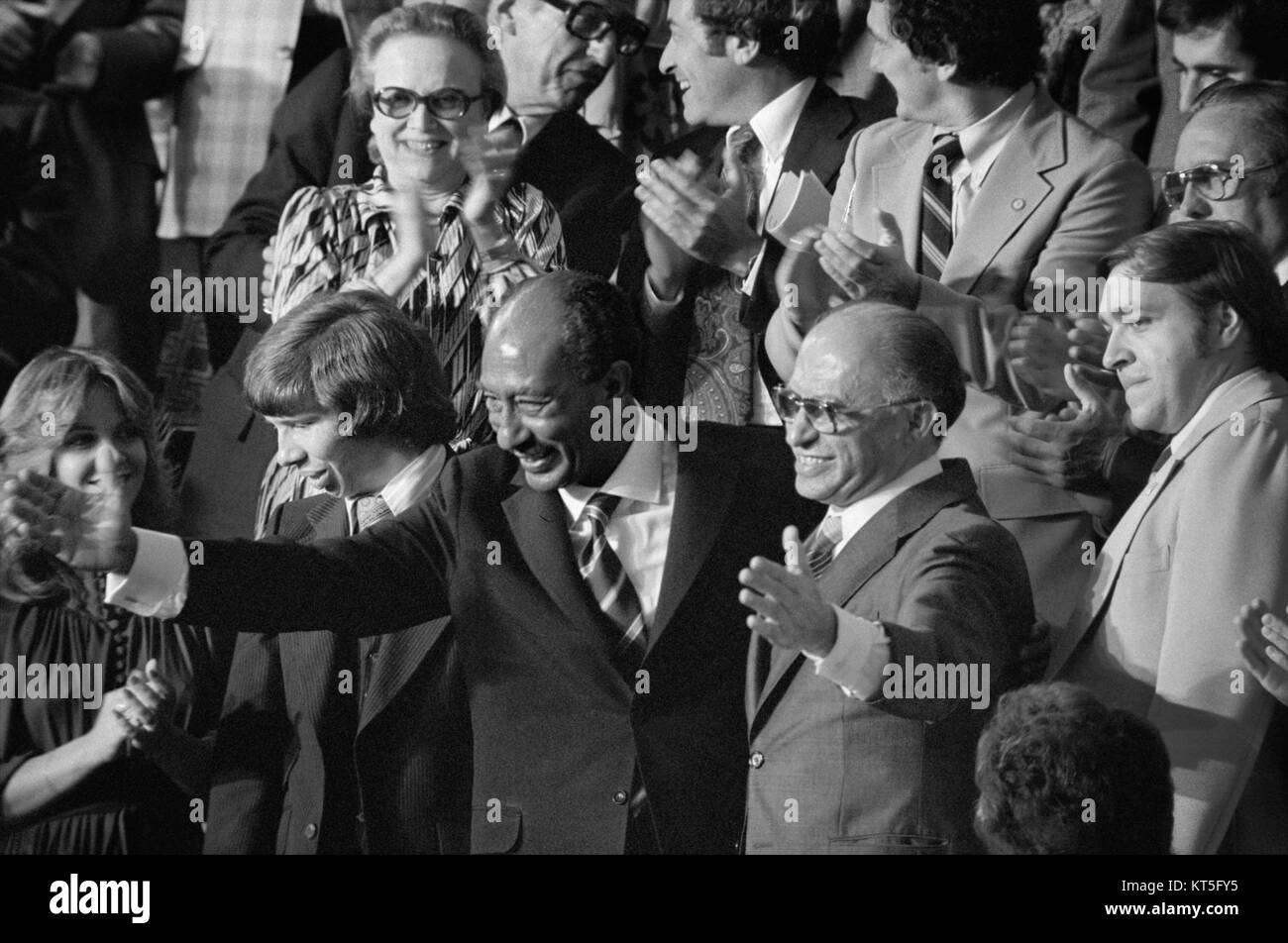 Sadat begin carter camp david hi-res stock photography and images - Alamy