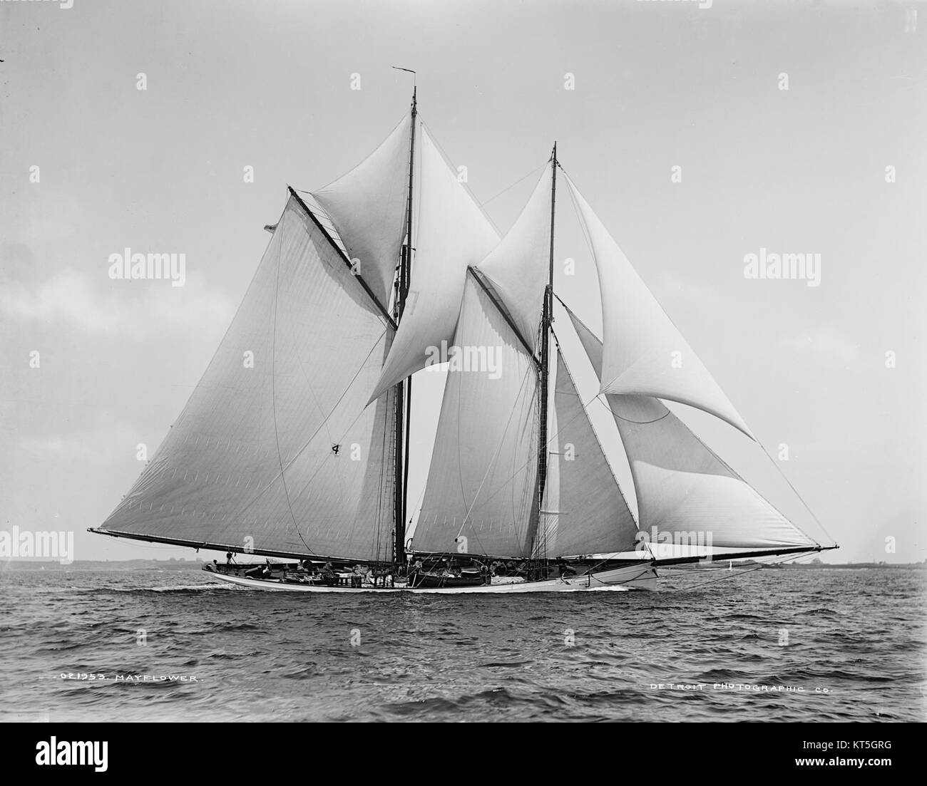 Sailing ships in new Black and White Stock Photos & Images - Alamy