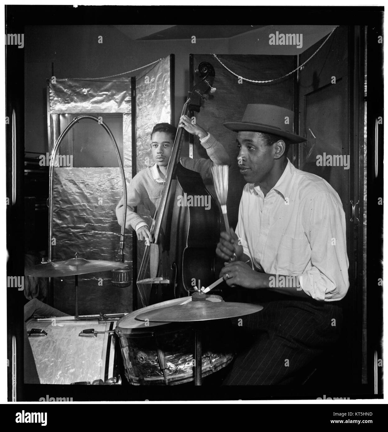 This photograph by William P. Gottlieb captures jazz musician Shadow ...