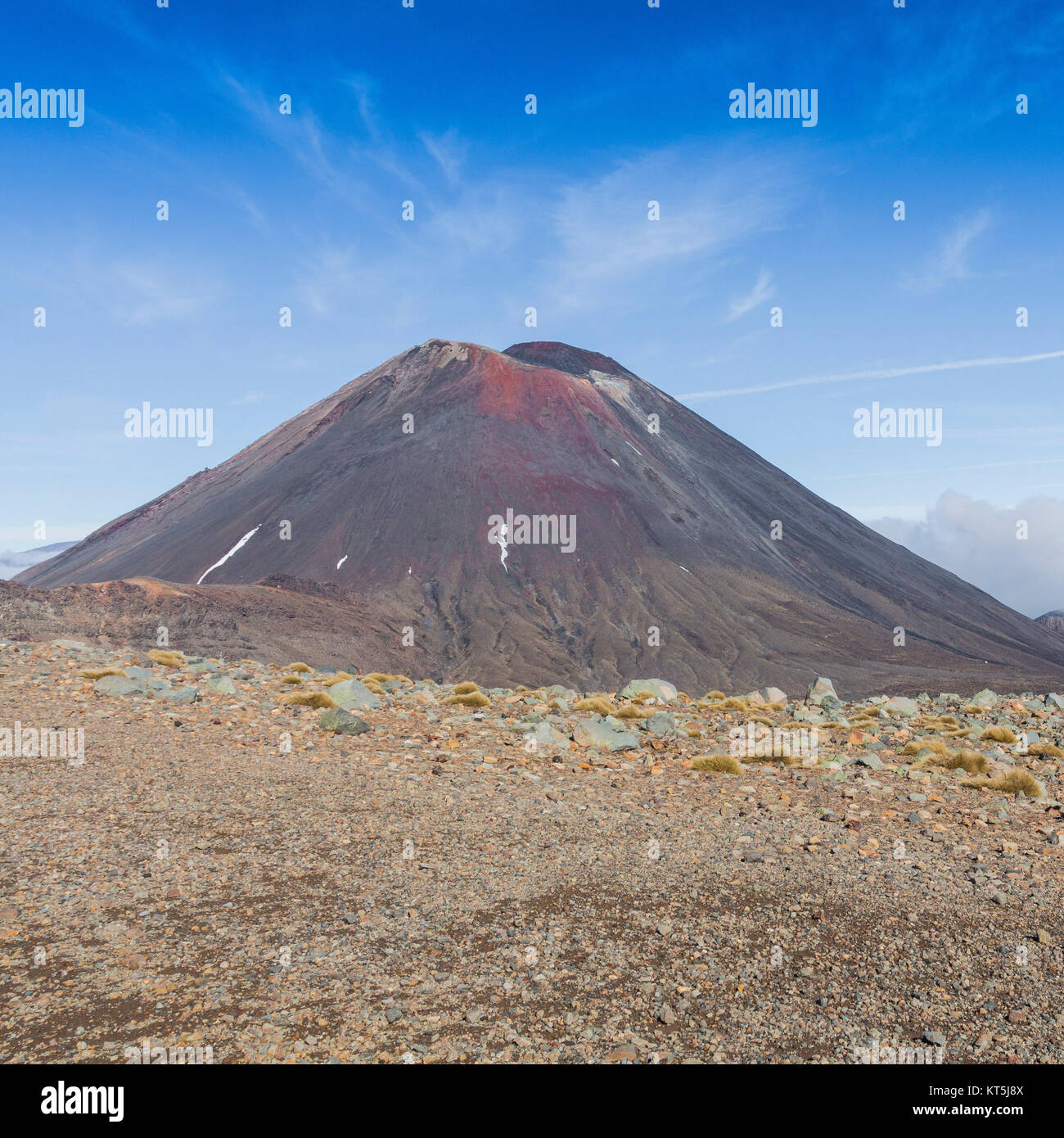 Ngauruhoe volcano (2291mt), Tongariro national park, North island, New ...