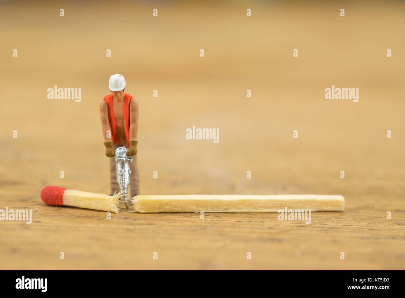 Toy construction workers hi-res stock photography and images - Alamy