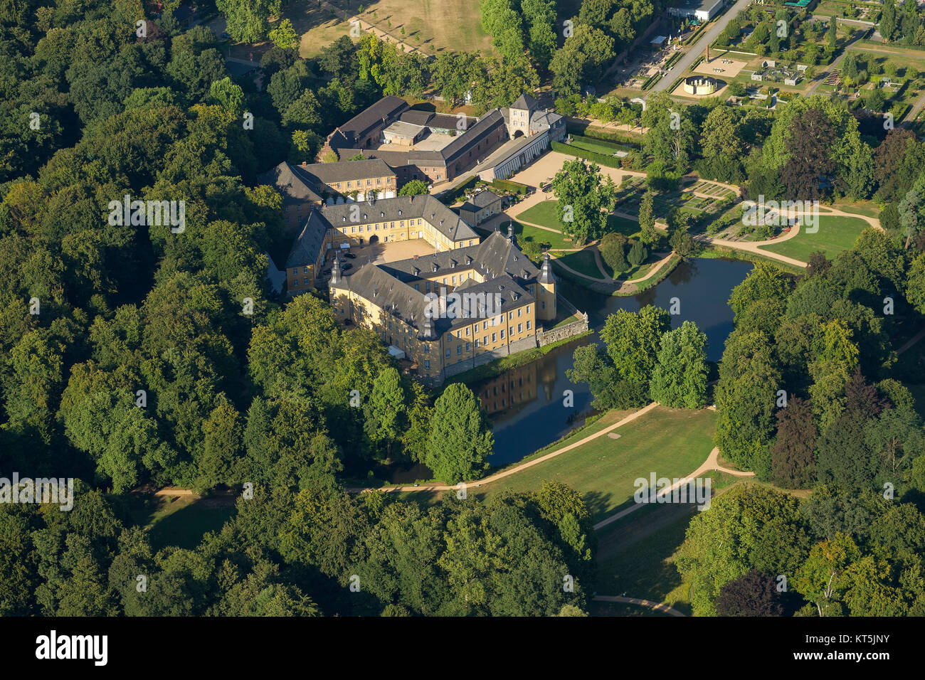 Moated castle, water castle Dyck with two forecourts, location of ...