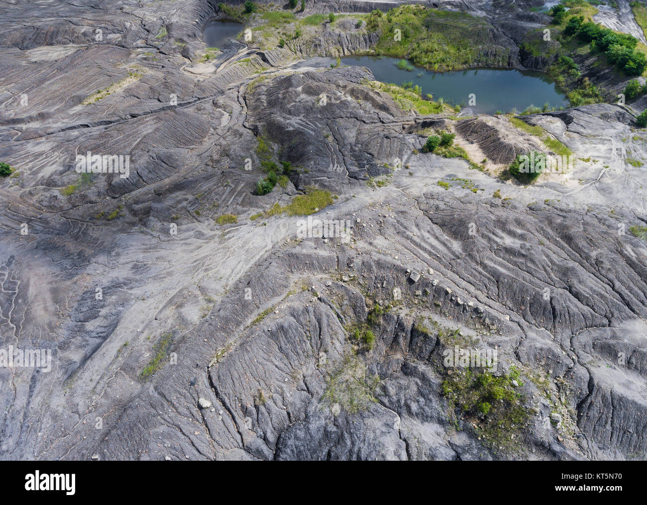 Desert destroyed land dried hi-res stock photography and images - Alamy
