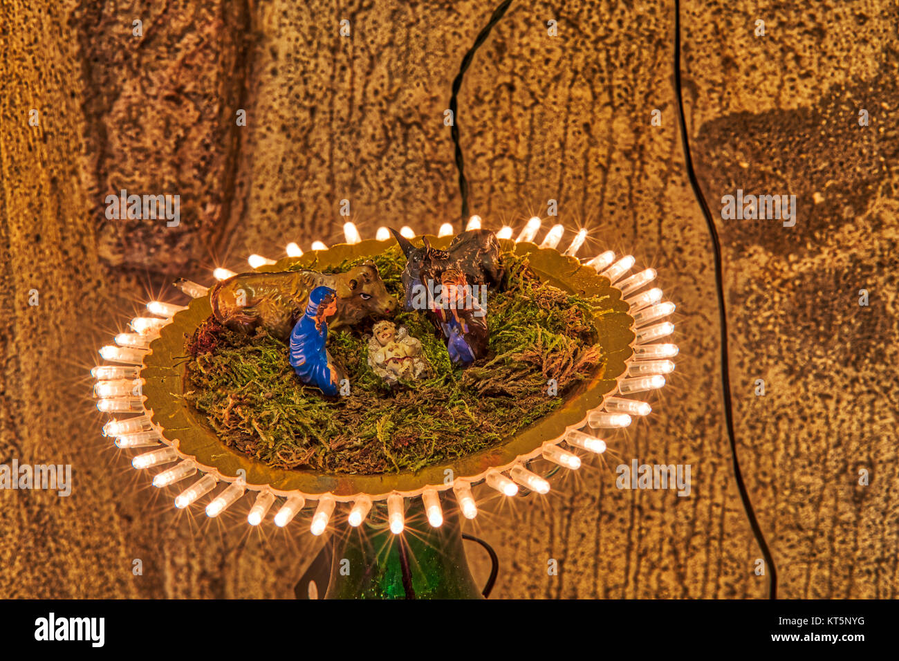 Christmas nativity scene circle hi-res stock photography and images - Alamy