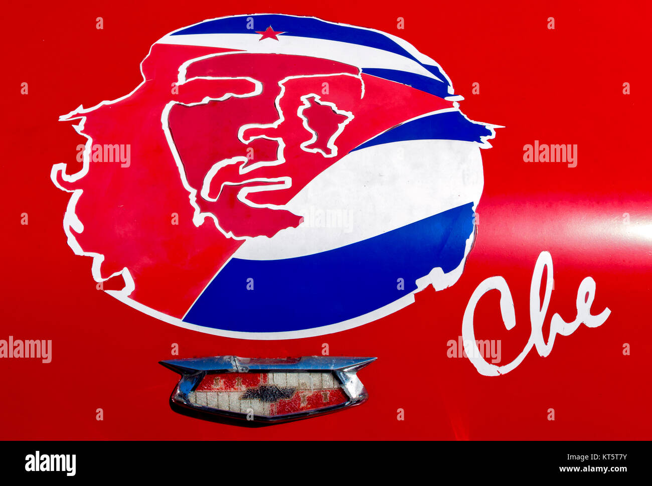 Che Guevara drawing on a classic car. La Habana vieja. Cuba Stock Photo ...