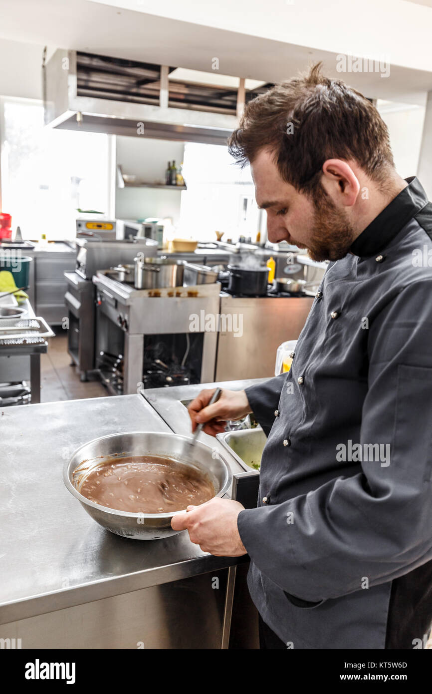 Chef making dessert Stock Photo - Alamy