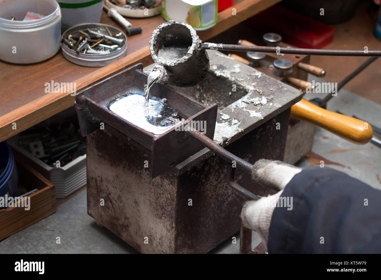 Pyramid molds hi-res stock photography and images - Alamy