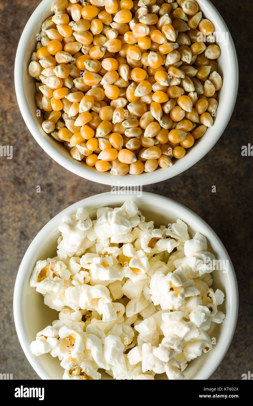 Popcorn and corn seeds Stock Photo - Alamy