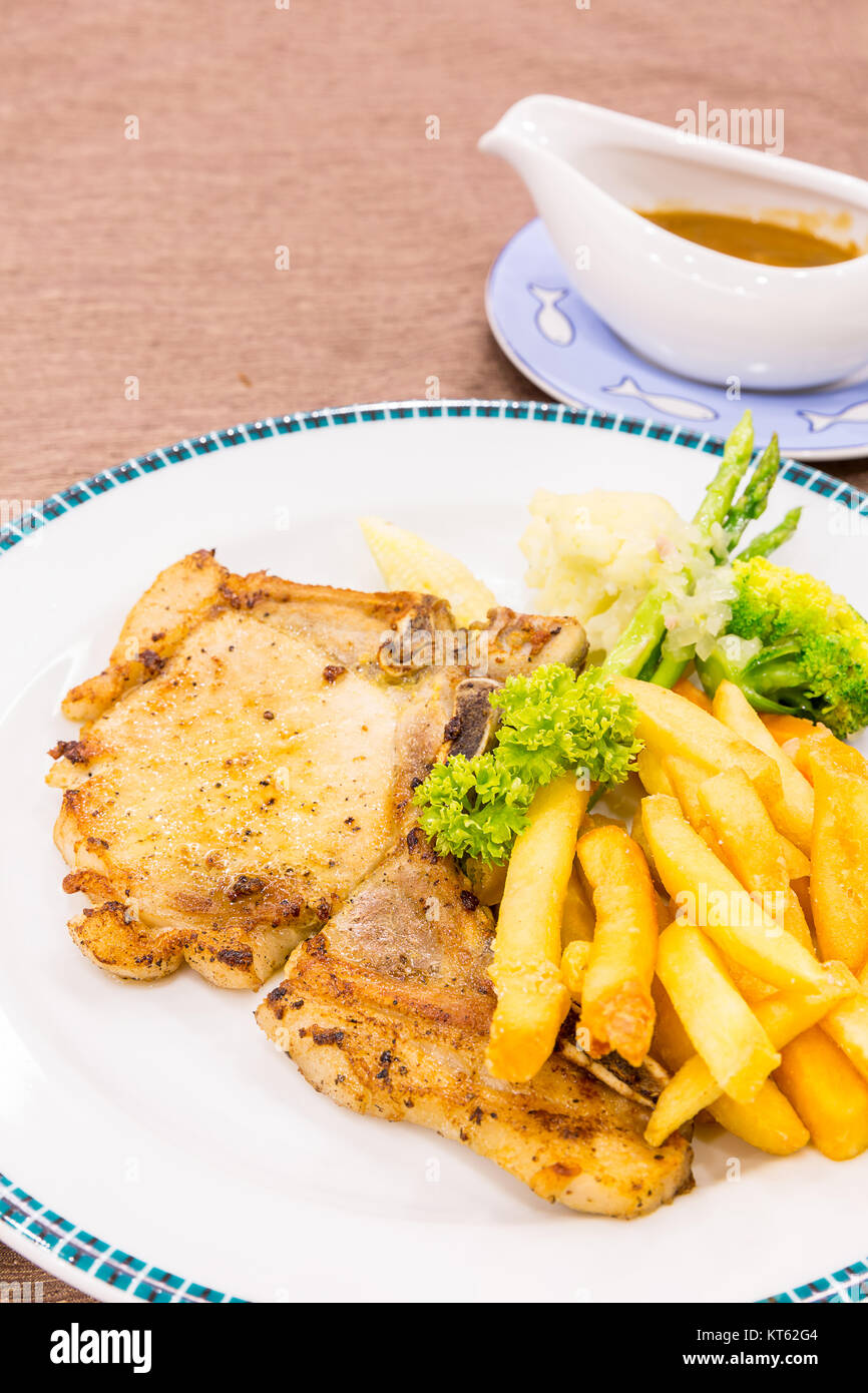 French cut pork chops hi-res stock photography and images - Alamy