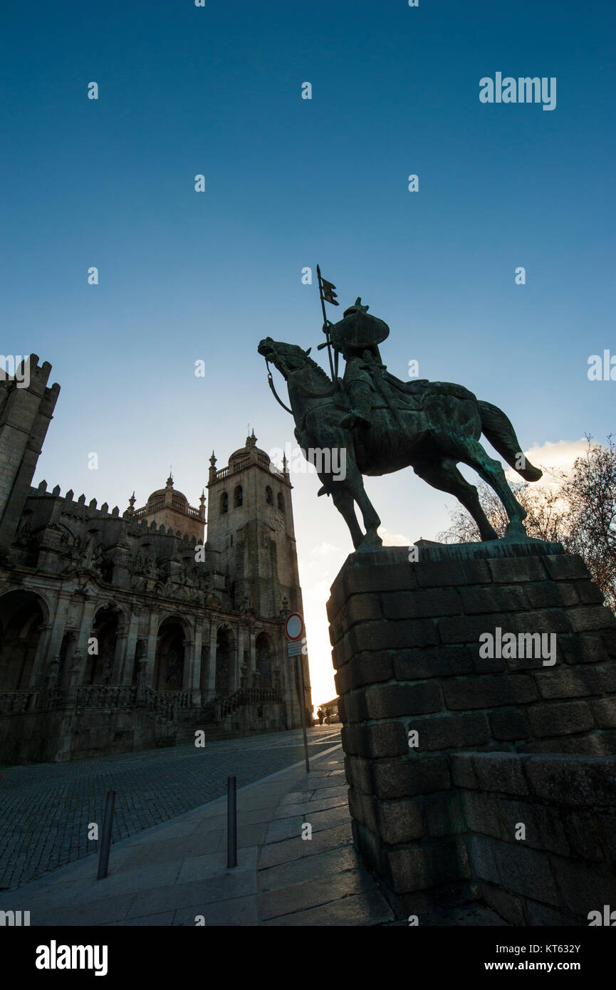 The Porto Cathedral (Sé do Porto) and the statue of Vímara Peres in ...