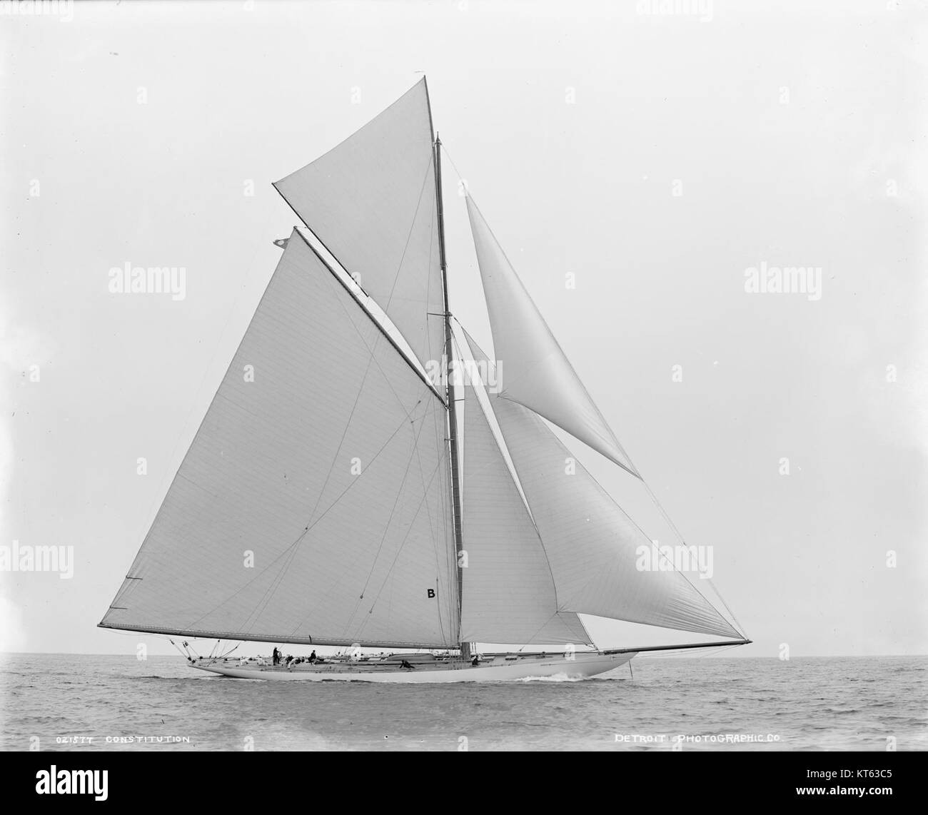 Constitution sloop hi-res stock photography and images - Alamy