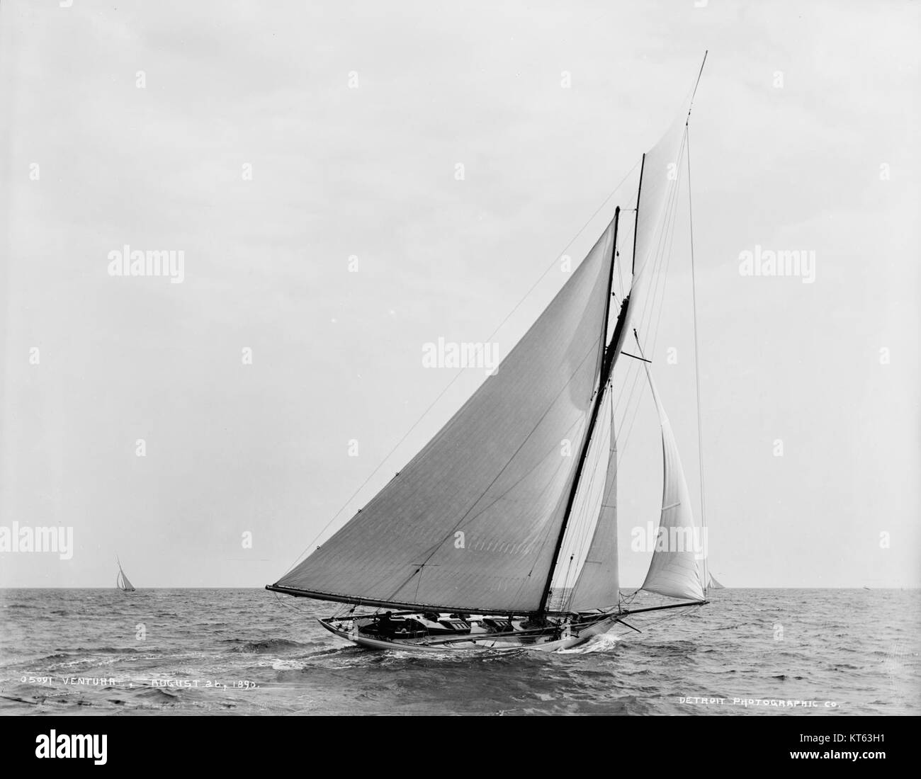 Photograph of the sloop Ventura-34, a sailing vessel, highlighting its ...
