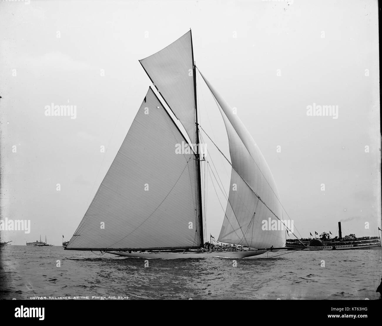 Historical wooden ships hi-res stock photography and images - Alamy