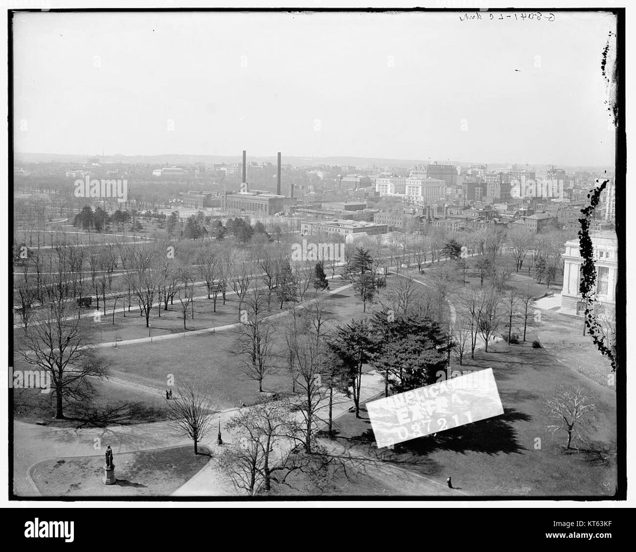 Smithsonian institution building washington Black and White Stock ...