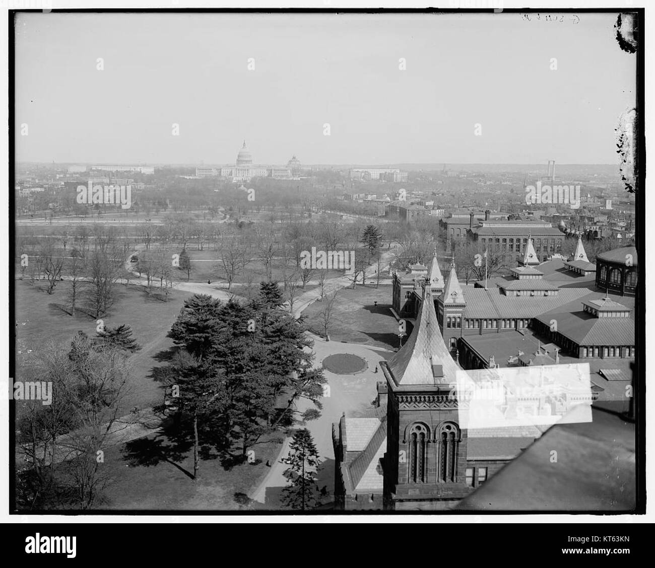 The smithsonian castle Black and White Stock Photos & Images - Alamy
