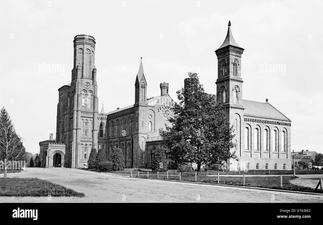 Smithsonian castle Black and White Stock Photos & Images - Alamy