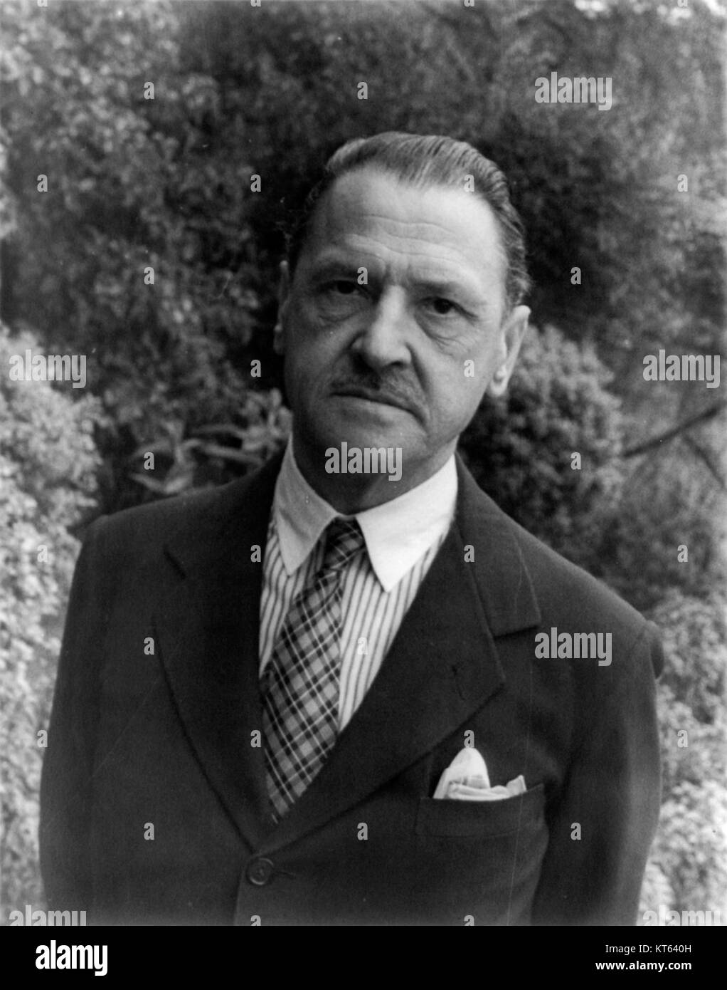 Somerset maugham hi-res stock photography and images - Alamy
