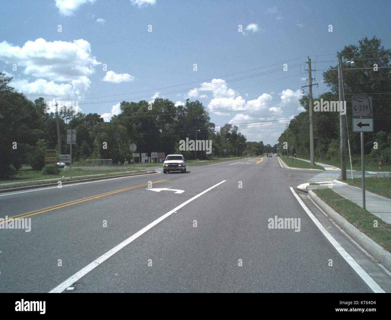 The SR C-229 is a small aircraft model, recognized for its design and ...