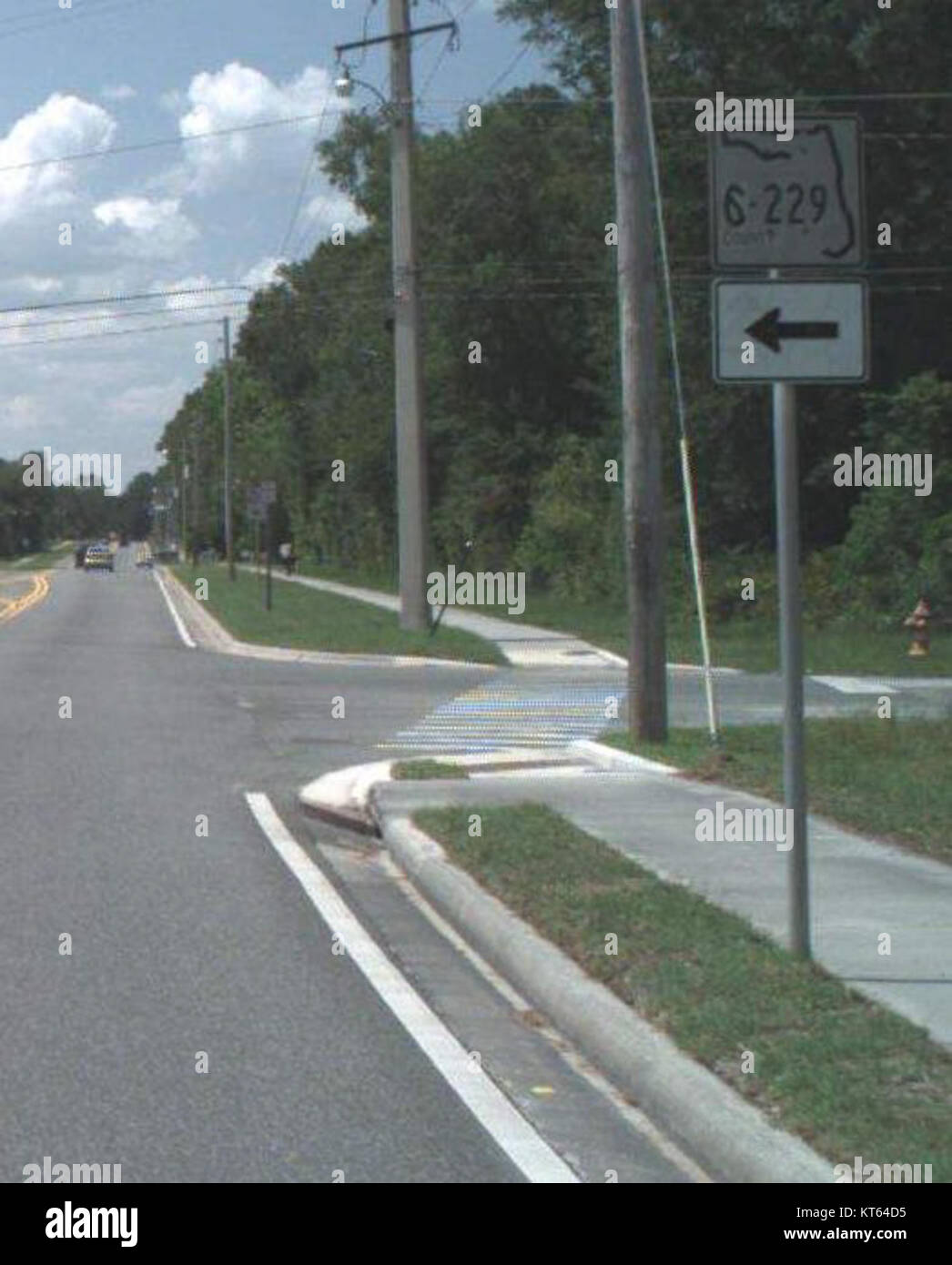 SR C-229 cropped.jpg presents an image of the SR C-229, a twin-engine ...