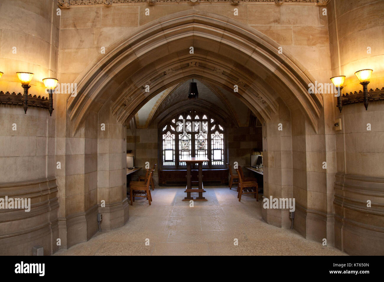 Sterling Library, located in Yale University, features its north aisle ...