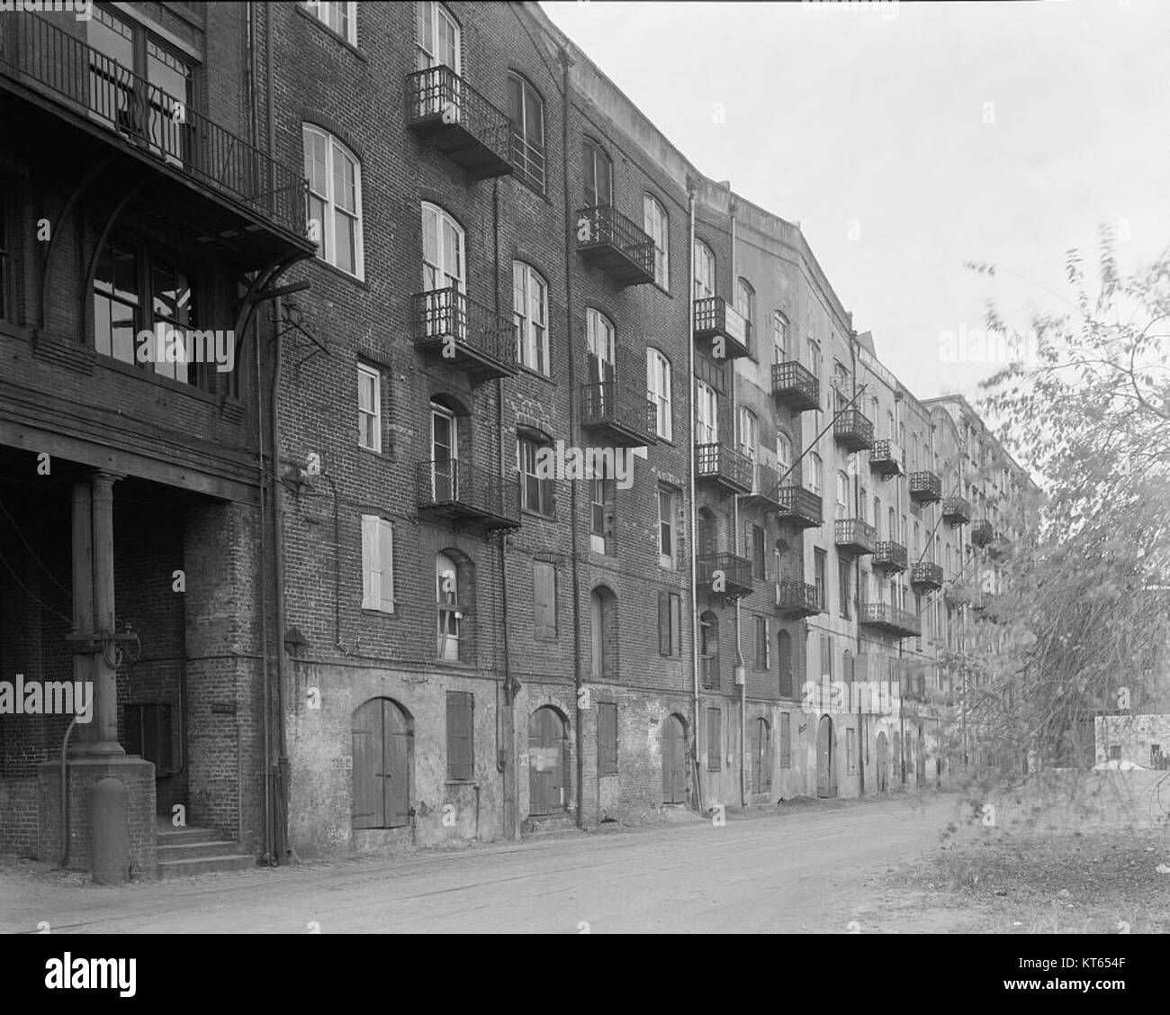 Range 220 hi-res stock photography and images - Alamy