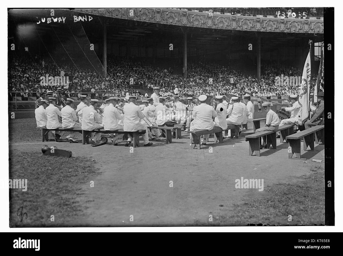 Subway Band is a musical group known for its distinctive style and ...